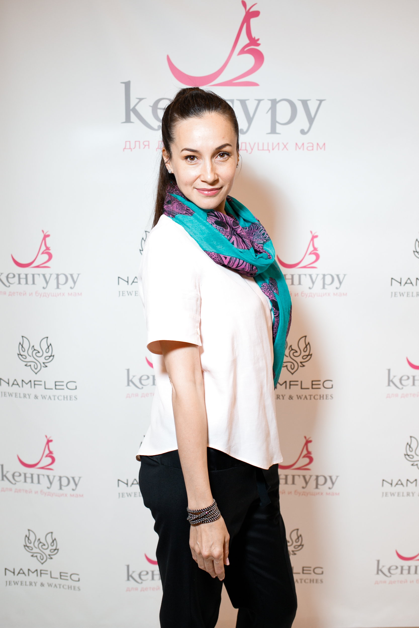 Виктория Дайнеко и другие звёздные мамы на презентации NAMFLEG и «Кенгуру».