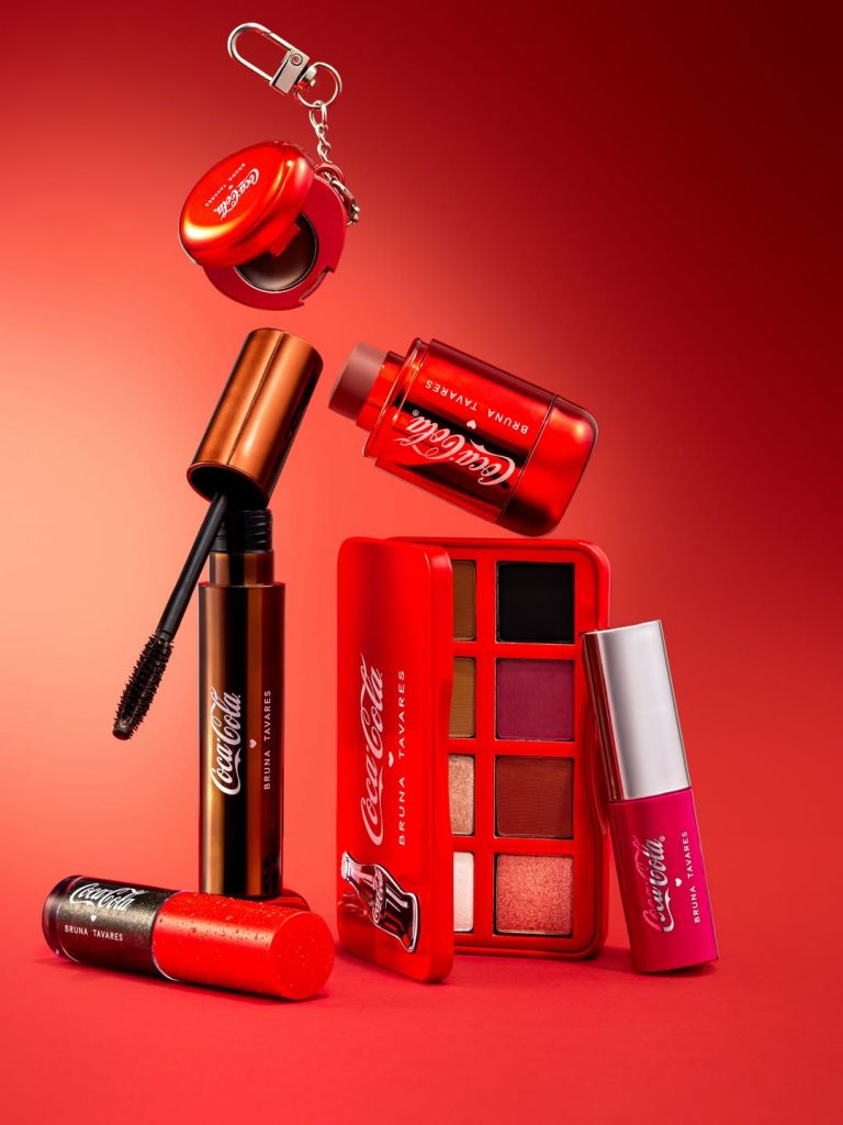 Coca-Cola выпустила лимитированную косметическую коллекцию